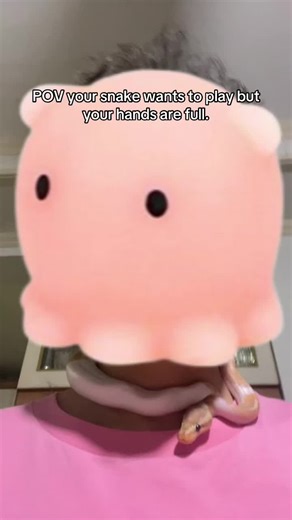 Making a snack with my snake 🐍😋 #snake #pets #funny #fyp #relatable