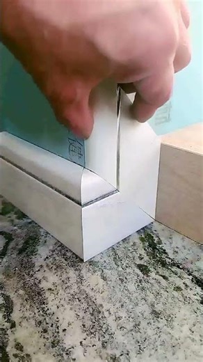 Corner splicing techniques for baseboards