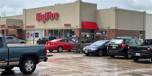First Ave. Hy-Vee in Cedar Rapids now permanently closed