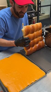 207K views · 758 reactions | Bacon Explosion Sliders! The perfect party food to share with friends & family 肋燎 | Chefclub GruB | Facebook