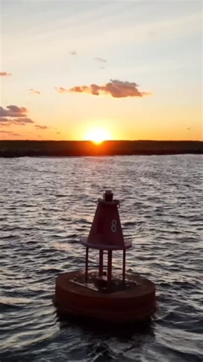 92 reactions · 3 comments | Golden hour vibes on #blockisland ❤️ @ biearthworks #blockislandbliss #myblockisland #blockislandzen #blockislandadventure #travel #blockislandlove #oceanstate #wanderlust | Block Island Tourism | Facebook