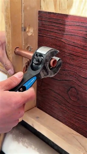 Ultimate Multi-Tool Ratchet Pipe Cutter for SS, Aluminum, Copper, & Plastic