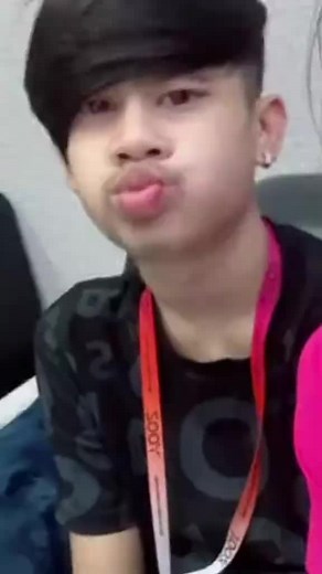 Understanding Hand Gestures in Communication