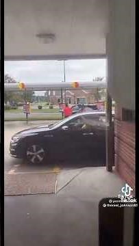 Sonic employee fall in roller skates