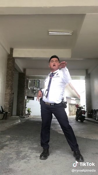 Dancing Security Guard Trend: Nobody Dance Challenge