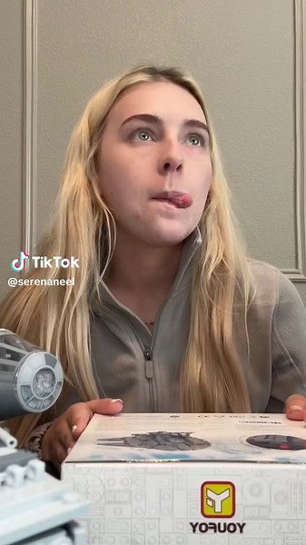 Should i do Spongebob or Snow White first?? 😋💛⭐️🍍 #lego #milleniumfalcon #avengerstower #harrypotter #titanic #homealone #hocuspocus #rivendell #lordoftherings #pacman #theoffice putting the millenium falcon on my lego shelf and rearranging my legos @LEGO @Disney @Disney @hulu @Peacock @Harry Potter @The Office @Star Wars @Marvel Entertainment @Marvel Studios @SpongeBob @Nickelodeon @Netflix