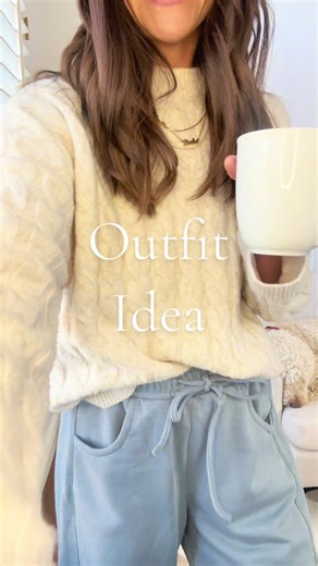 How I’m styling my barrel sweats this week 🖤 #ootd #minimalstyle #casualoutfits #momoutfits #outfitinspo