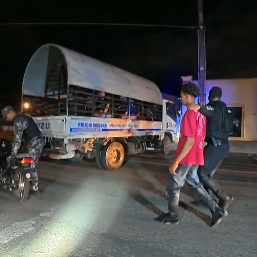 557K views · 17K reactions |  Domingo picante ️ en SFM #fblifestyle #police | Agenda56 Play | Facebook