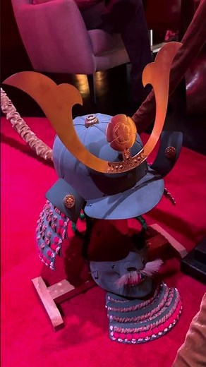 UBISOFT FORWARDの『アサシン クリード シャドウズ』エリアで、日本刀や鎖鎌の展示やライブペインティングが行われてました。さらに弥助が着てる鎧の実寸大も…！デカさが伝わりますね