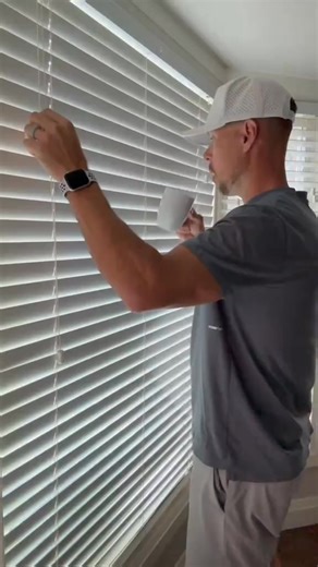 97K views · 582 reactions |  Keep your privacy and the natural light! ☀️ Privacy window film is an easy DIY that anyone can do. Now we can keep our blinds open without letting our neighbours see our every move @rona.en always has the solutions I need! Not only does this provide privacy but it blocks UV rays and keeps the heat out to help us save energy too! #ad #foreverronamission #windows #homeimprovement #rona | KencLong | Facebook