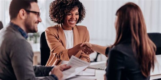 Gen Z job seekers are bringing their parents to interviews. A career coach explains the new trend.