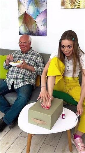 Epic Fake Finger Prank! 😂💅🏻 #FamilyFun #Comedy