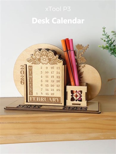New year, new desk setup 📅✨ Swappable months, built-in pen holder, clean laser-cut finish — all made with the xTool P3. Small setup, big “I’ve-got-my-life-together” energy 😌✏️ 👉 Tap the link in my bio to see what you can create with xTool P3. #xTool #xToolMade #xToolP3 #LaserCutting #LaserEngraving #DeskSetup #WoodCraft #CustomGifts #smallbusiness #makersgonnamake #Calandar #2026calendar