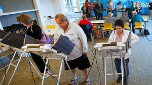 Guests at DefCon hacking conference hack voting machines