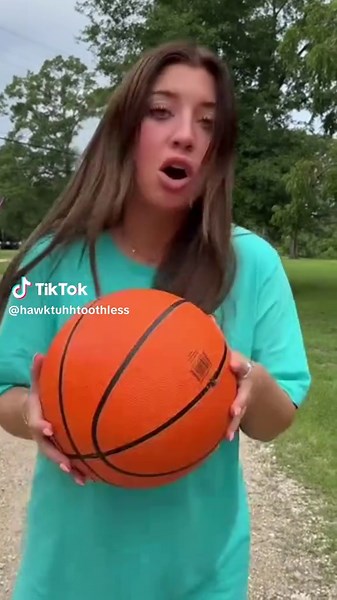 Thinking of playing for a summer league this year 🤪💩🙌🏽😭😭#fyp #fypage #hawktuahgirl #whitegirl #pov #storytime #explorepage #lip #icespice #nickiminaj #cardib #rihanna #kelani #taylorswift #taylor