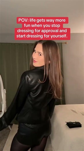 Outfits loud, prices low