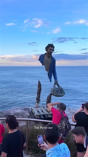 The Secret of Suspended Statues!