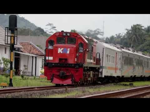 The RedHead - GE U18C Lead the Java Priority Luxury Train