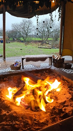 Forest School Friday ❤️ Seed snails, sticky pics, coffee grinds in the mud kitchen and marshmallows by the campfire ...perfect Friday 🤷‍♀️🔥❤️ #forestschoolfridays #getoutside #cosycampfire #bestdayeveryday #homesteadnursery | Homestead Nursery