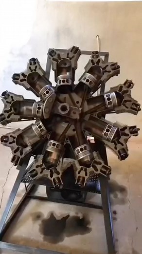 EVC - European Vintage Cars | Cut-open radial piston engine of and aircraft. The pistons "radiate" outward from a central crankcase like the spokes of a wheel. It is... | Instagram