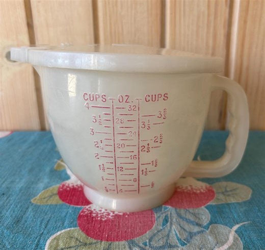 Vintage Tupperware Mix N Store Batter Bowl #1288-2, Lid #1289-3, Tupperware 4 Cup Measuring Cup, Measuring Pitcher, Mixing Pitcher - Etsy Canada