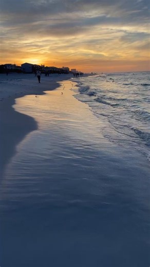 Beach walk this morning! Beautiful conditions. #Destn #BeachWalk #SpringBreak #VacationMode. | Destin Beach Cams