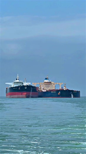 Berthing Operation #sts #vlcc #pelautindonesia #pelautmalaysia #asdtug