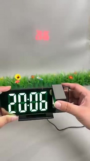 ⏰ Multifunctional LED Clock with Mirror! It combines alarm clock, temperature display and projector functions 🌡️. The minimalist mirror design fits any interior style 🏠! Just one touch to clearly show the time – easy to read even from bed 👀! | Swarous-A