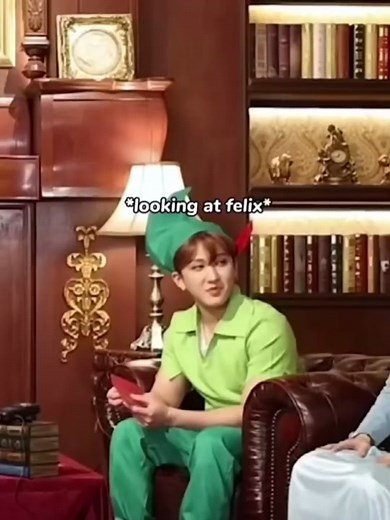 Sorry for the lame quality and Binnie please look at me the same way you look at queen Elsa 😍 #skzstay #straykids #straykidsstay #skz #changbin #felix