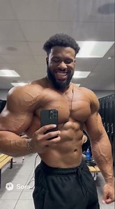 When Your Flex Starts Glitching in Real Life 💀💪