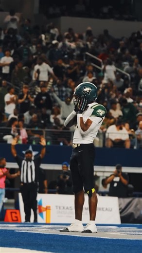 VICTORY+ on Instagram: "First quarter “night night” celebration at the state championships 😴 @boob1ee is a menace. #TXHSFB"
