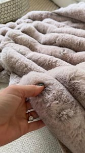 Not enough people know about this scam! 😒 These Anthropologie blankets just keep showing up! It MIGHT have something to do with the fact they are as low as $38 right now (!!) and make an amazing gift but who knows. 😉 Comment BLANKET for the post with all the details! Grab these before tomorrow for delivery by Christmas! | Hip2Save