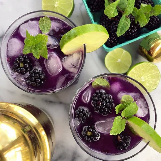 922K views · 2.6K reactions | Your new favorite cocktail is here! Grab the recipe for this Blackberry Pineapple Smash and watch the video for step by step instructions!! 10 blackberries 4-6 fresh mint leaves 1 ounce freshly squeeze lime juice 4 ounces clear gin or vodka (optional) 6 ounces DOLE® Canned 100% Pineapple Juice Shake shake shake! More info on Dole Sunshine Canned 100% Pineapple Juice: https://bit.ly/2ydrkBn #ad | What's Gaby Cooking | Facebook