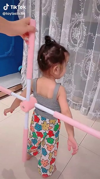 This cross-shaped stick can help kids fix their hunchback and improve their posture. It works for adults too, you know! #toy #toyforkids #kidstoys #posturecorrection #bodyalignment #fyp #foryou