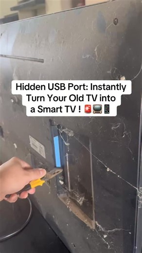 Infotech Tutoriales on Instagram: "We reveal an incredible hidden USB port feature that can transform an old TV into a modern Smart TV using just a USB-C cable and a simple app installation process. We demonstrate how anyone can easily upgrade their television’s capabilities without buying a new device. #SmartTV #TechHack #TVUpgrade #USBTrick #OldTVNewLife"