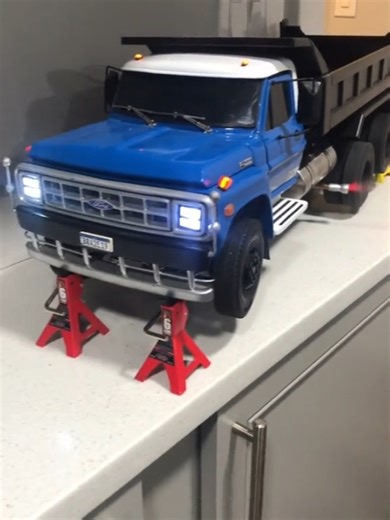 Miniaturas de Caminhões: Coleção e Vídeos Imperdíveis