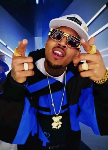 Luxury 💸 Street🧢 Legacy ☄️ Ayo's 24K aesthetic vs. Loyal's raw energy. The deadliest transition for a reason. #ChrisBrown #Loyal #Ayo #TeamBreezy #Flashback