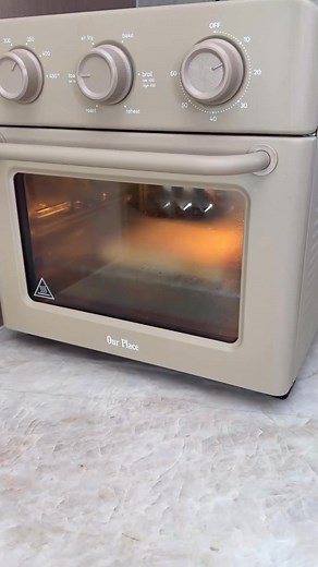 Amazon Air Fryer/Toaster Oven! 🔗 COMMENT “Oven” to receive a DM. This all-in-one solution for air frying, toasting, roasting, baking, reheating and broiling is on BF/CM Deal 🙌🏽🤎 #amazonhome #amazonkitchen #kitchenmusthave #wonderoven #cookingmadeeasy Credit: @elnazhamai | Ann's Daily Finds