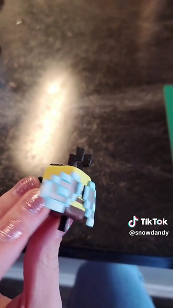 I made a bee 🐝 #minecraft #polymerclay #gaming #gameart #minecraftbee #art #sculpture #fypシ