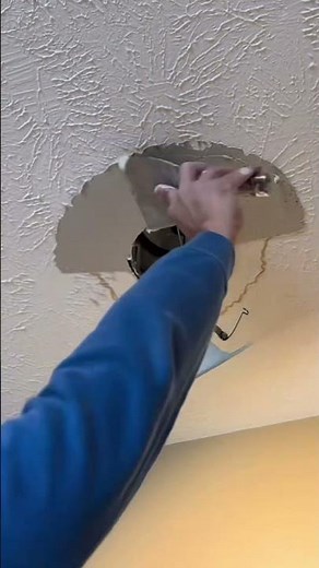 Crows foot texture ceiling drywall repair putty work