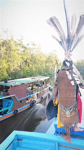 Bahriyan Orangutan Tanjung Puting on Instagram: "Experience the Borneo jungle in unparalleled comfort aboard the Klotok Deluxe Shankara! Our 3-level houseboat features two private air-conditioned cabins for a perfect night's sleep, plus a breezy upper deck for stargazing. With two clean, modern Western-standard bathrooms and a large freshwater supply, your multi-day cruise to see the Orangutans will be nothing short of deluxe. Book your unforgettable adventure now! #KlotokDeluxeShankara #BorneoC