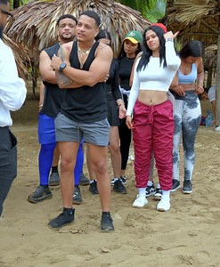 Juzgar a una persona no define quién es ella, define quién eres TÚ🤬😱 | Angelitos