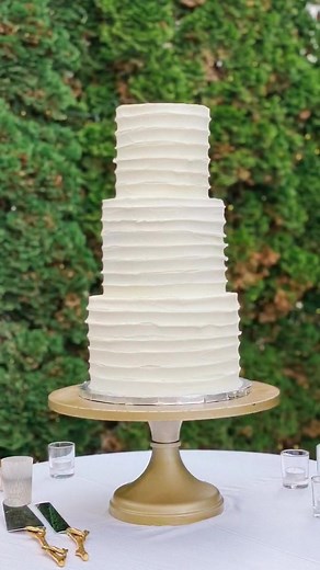 Creating a Stunning 3 Tier Wedding Cake Tutorial