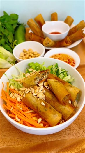 Craving that perfect crunch? 🥢 Our Crispy Spring Roll Vermicelli Bowl is calling your name! Golden, crispy spring rolls meets fresh herbs, pickled carrots, and a splash of our signature fish sauce. It’s the ultimate refresh for your lunch or dinner! 🥗✨ Authentic Vietnamese flavors. Fresh ingredients daily. Cozy vibes for friends and family. 📍 Visit us at: 568 E El Camino Real B, Sunnyvale, CA 94087 📞 Call to order: (408) 685-2121 👉 Tag a friend who owes you a Pho date! 🍜 #PhoLyfe #Sunnyval
