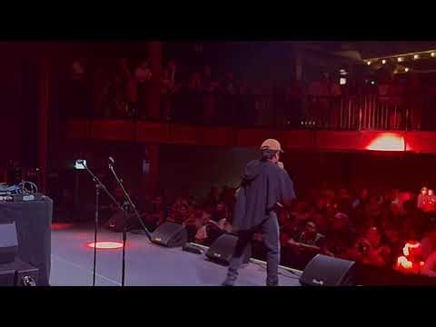 The Straddle (WAVE) Live Performance 