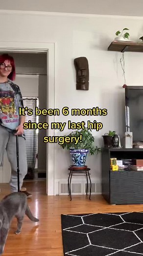 This is the first time doing the splits since my hip surgeries! #femoroacetabularimpingement #tornlabrum #hipsurgery #hypermobility #hEDS #surgeryrecovery