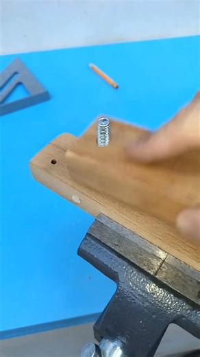Useful Woodworking Tips and Tricks! A Great Method to Always Get the Perfect Angle. Woodworking Ideas and Projects #tricks #skills #diy #tips #woodworking | Creative.Tips