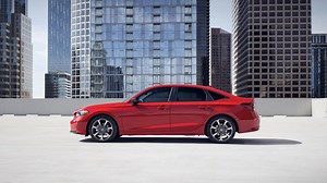 This Hybrid Outclasses Its Similarly Priced Gas Counterpart In MPG