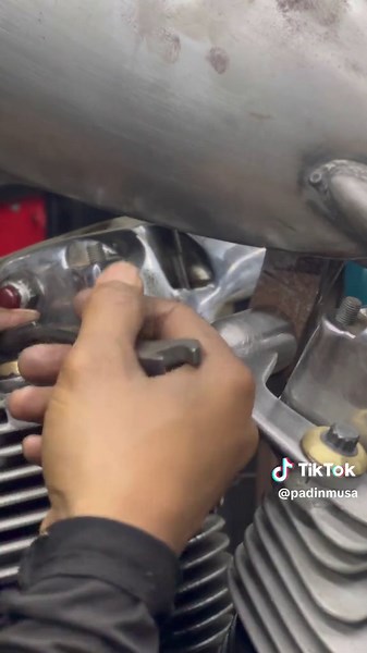 Harley Shovelhead Engine Top Mount Overview