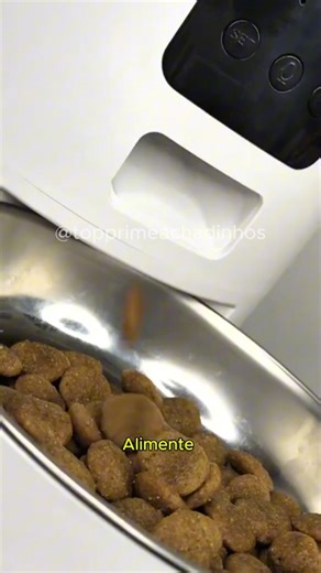 Top Prime Achadinhos on Instagram: "🐾📲 ALIMENTAÇÃO PRA SEU PET COM CONTROLE TOTAL PELO CELULAR! 🍽️✨ Deixe a rotina do seu pet mais organizada, saudável e prática com o Alimentador Automático Pet Inteligente Wi-Fi! Compatível com gatos e cães, ele dispensa comida na quantidade certa no horário que você programar — tudo pelo APP! 😍📱 🌟 Por que esse alimentador é indispensável: ✔️ Capacidade de 4 L — ideal para quem sai de casa ✔️ Controle via APP Wi-Fi — programe as refeições de onde estiver 